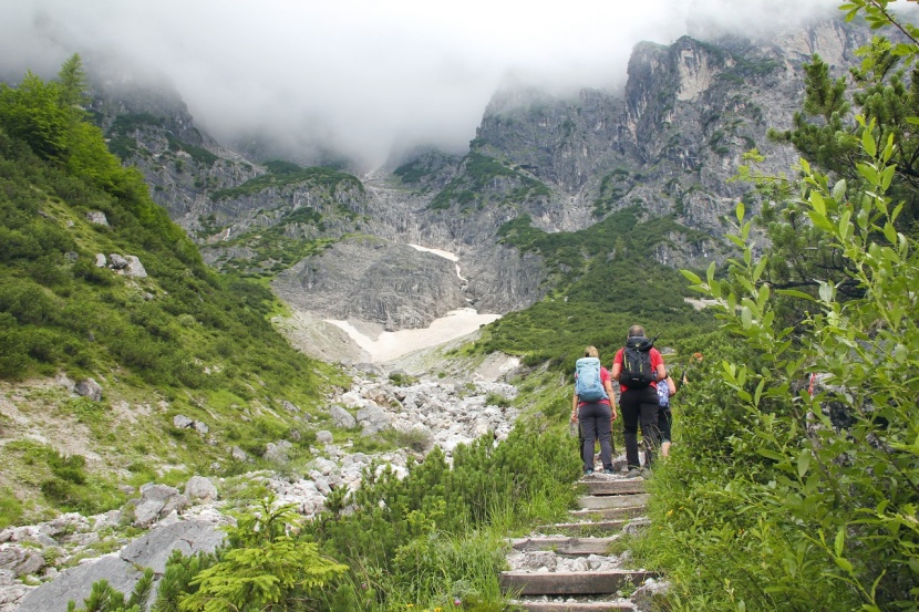 Zum geheimnisvollen Birnbachloch